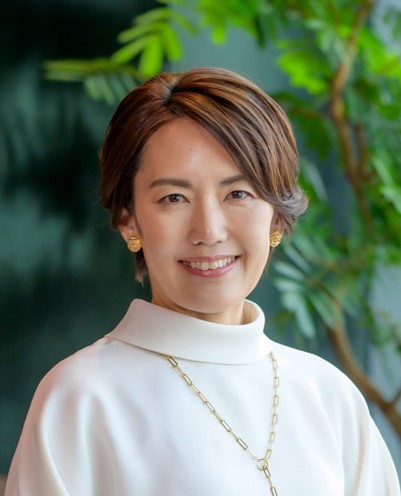 並木 里也子 Namiki Riyako | つながるオンライン人物名鑑 LISTEN (リスン)